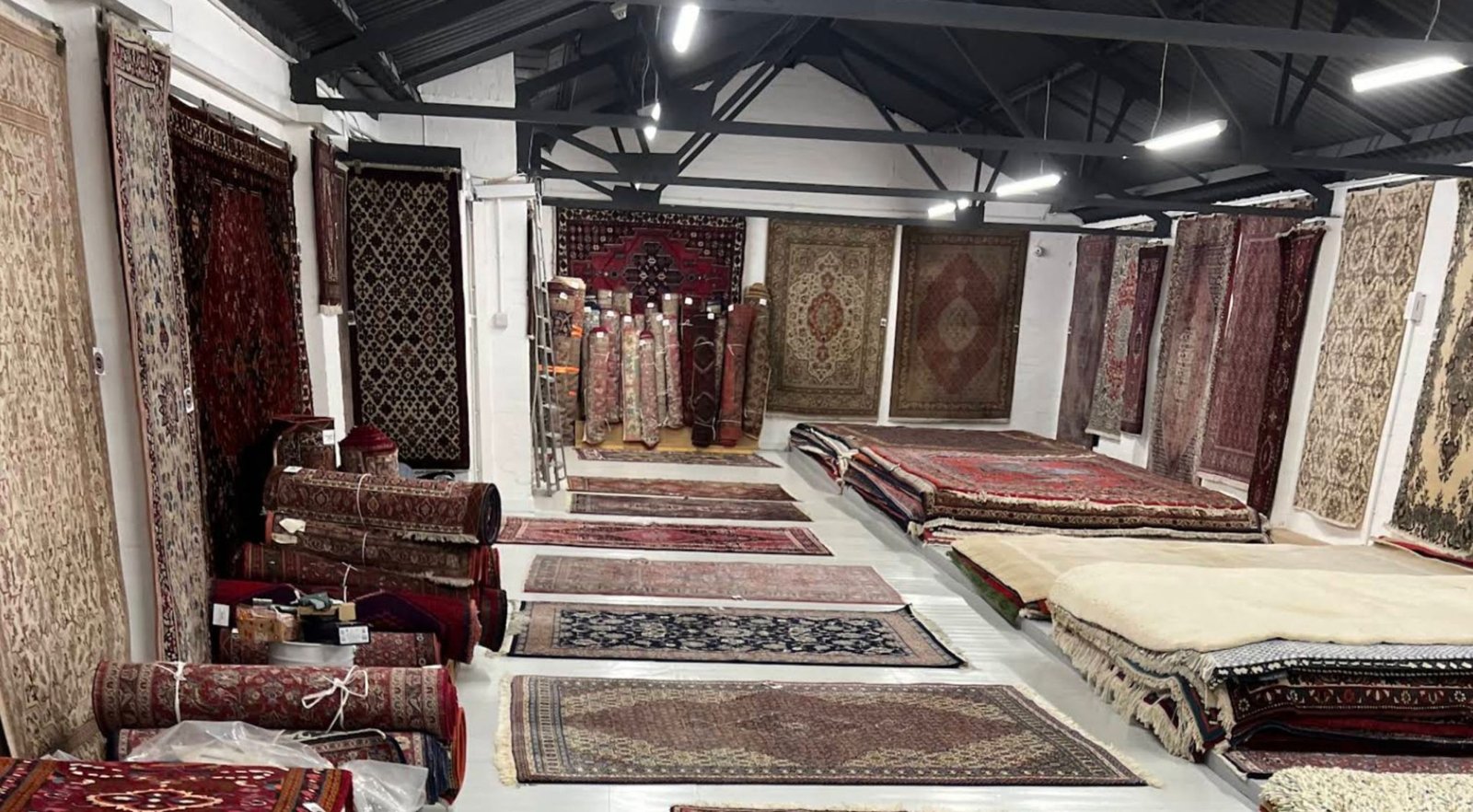 Showrooms - Vintage Wool Rugs